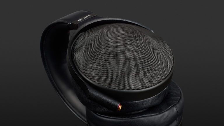 Sony MDR-Z1R Review | headphonecheck.com