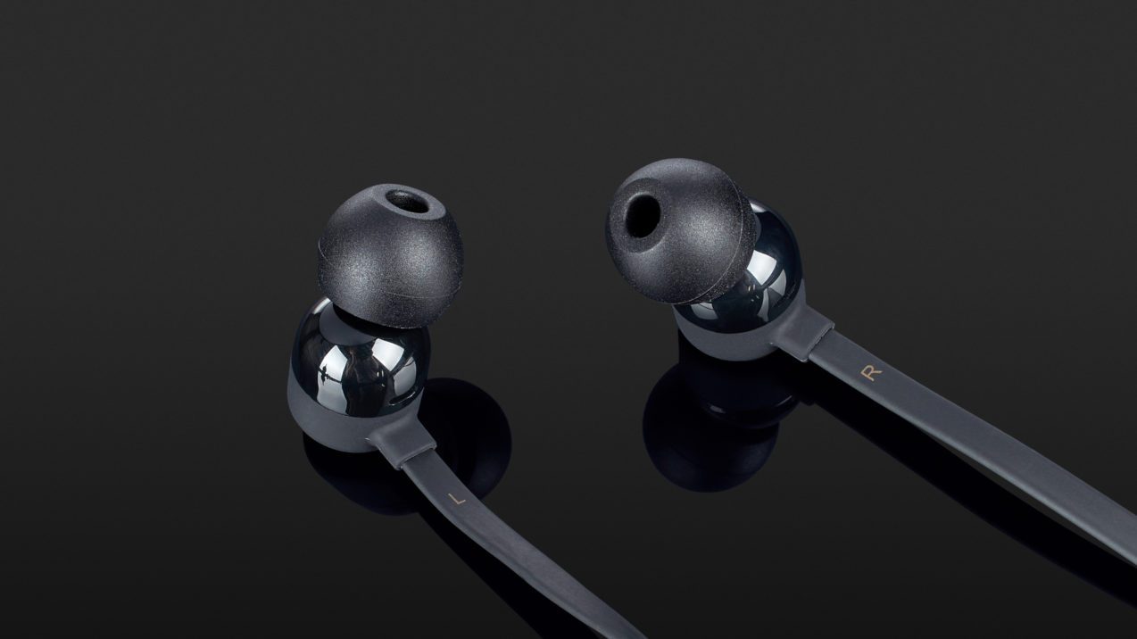 Beats by Dre BeatsX Review | headphonecheck.com