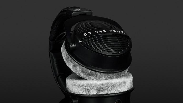 Beyerdynamic DT 990 Pro X Review | headphonecheck.com
