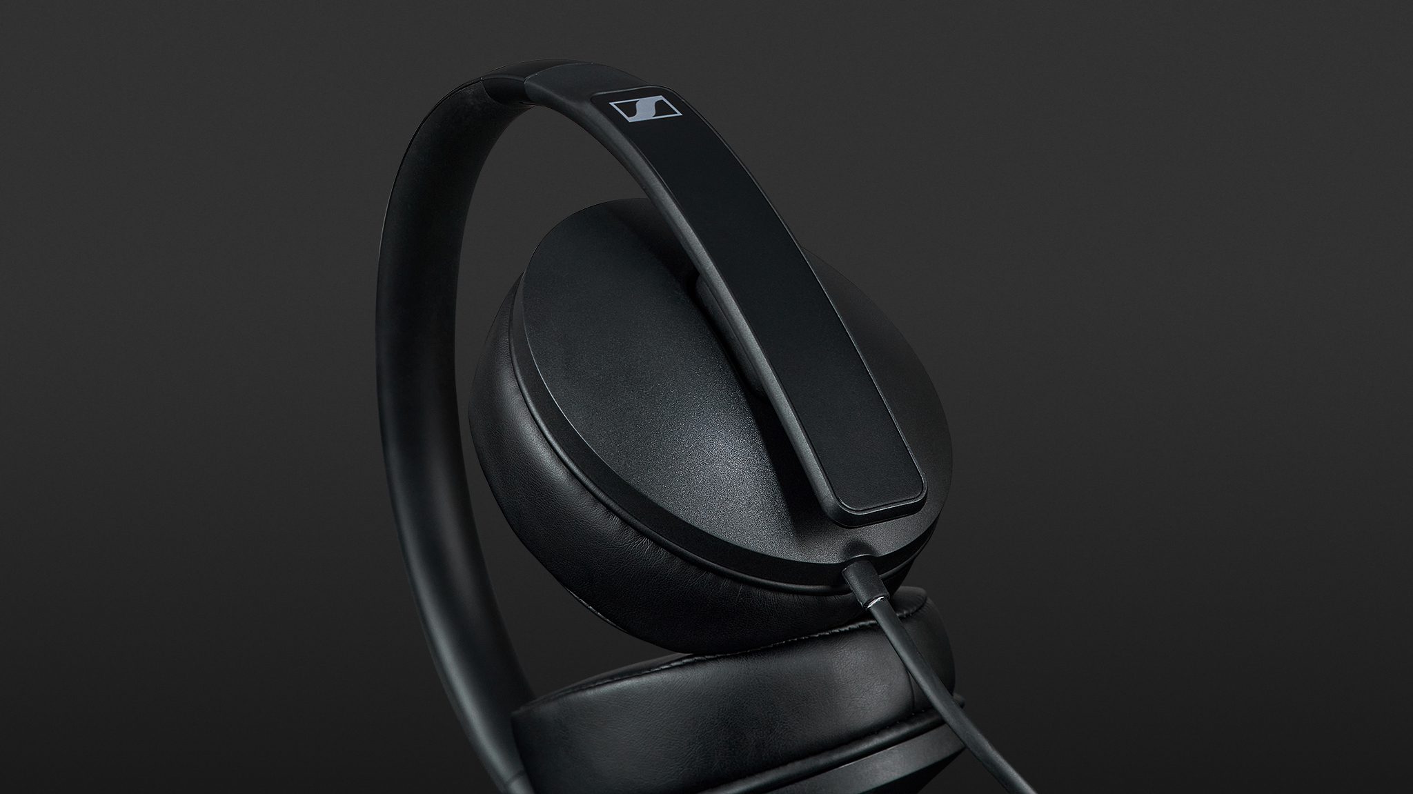 Sennheiser HD 300 Review | headphonecheck.com