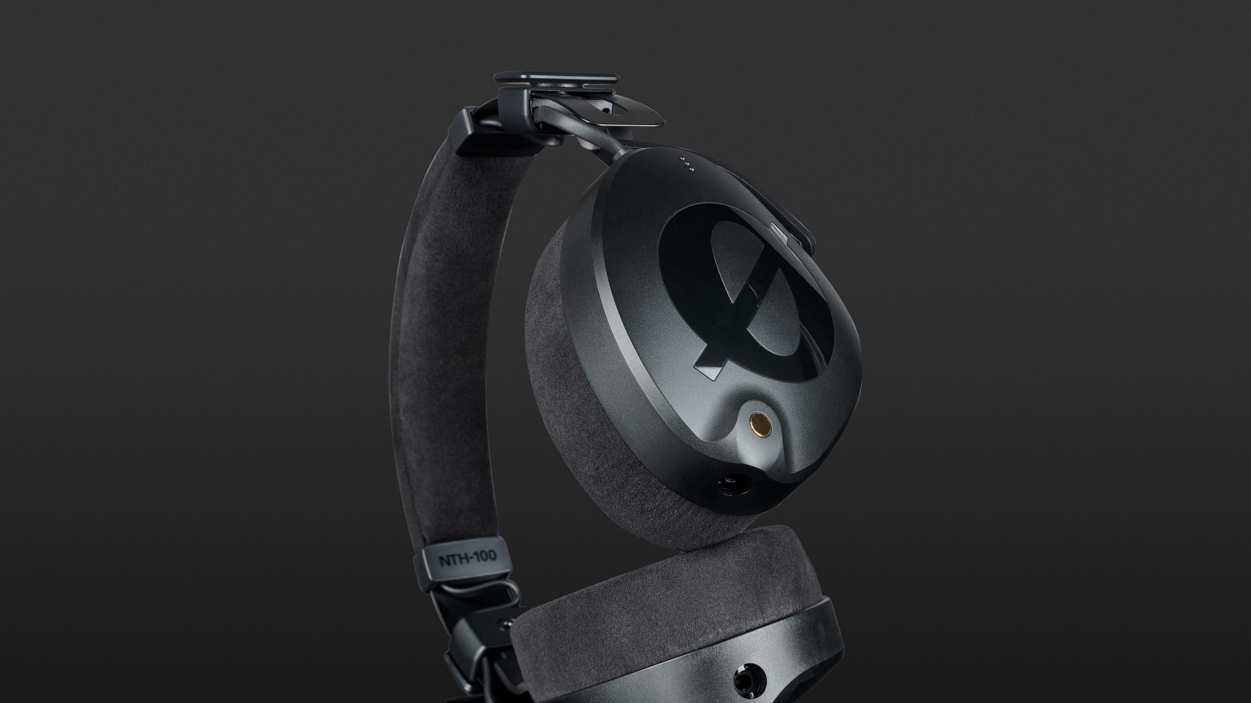 Rode NTH-100 Review | headphonecheck.com